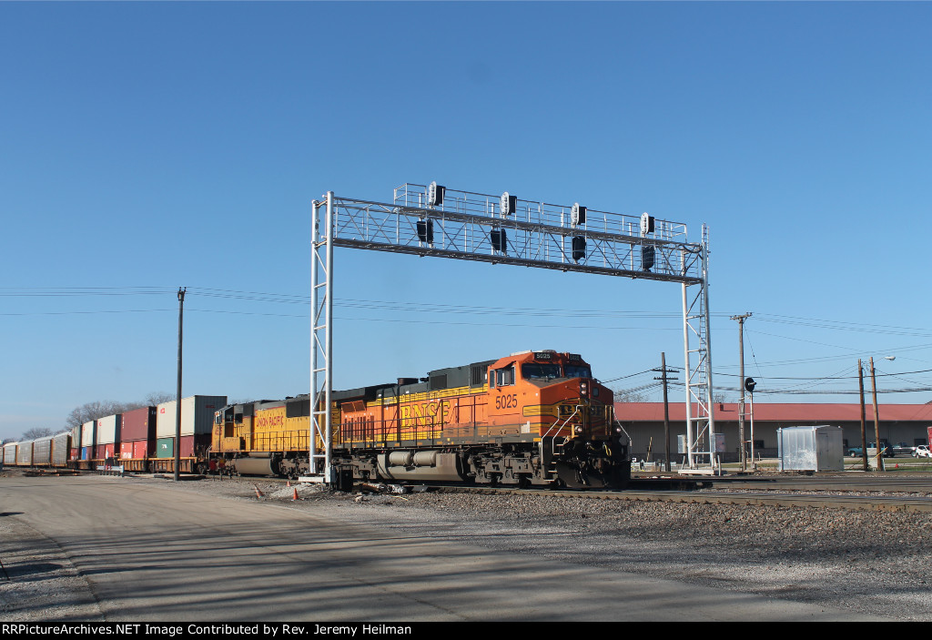 BNSF 5025 & UP 4525 (1)